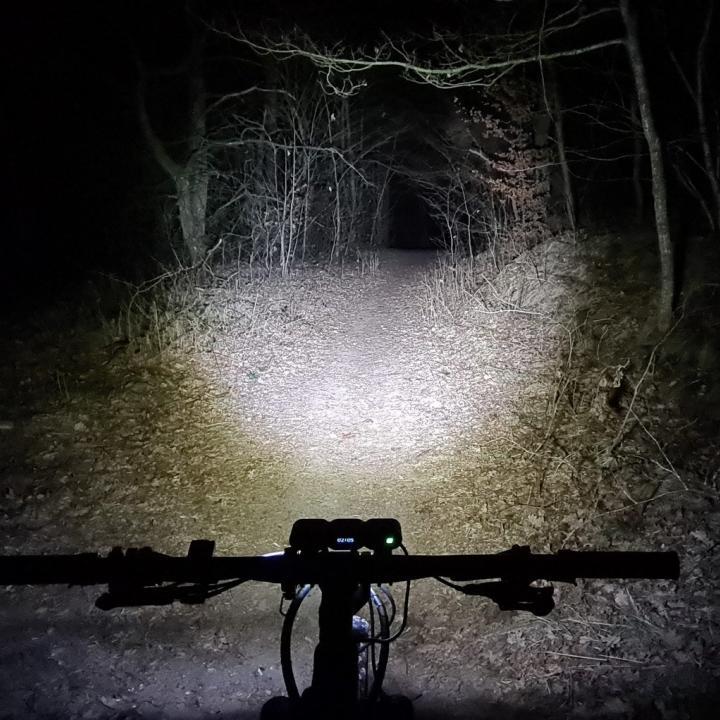 Test: Gemini Lights TITAN 4000 OLED (MTB lygte)